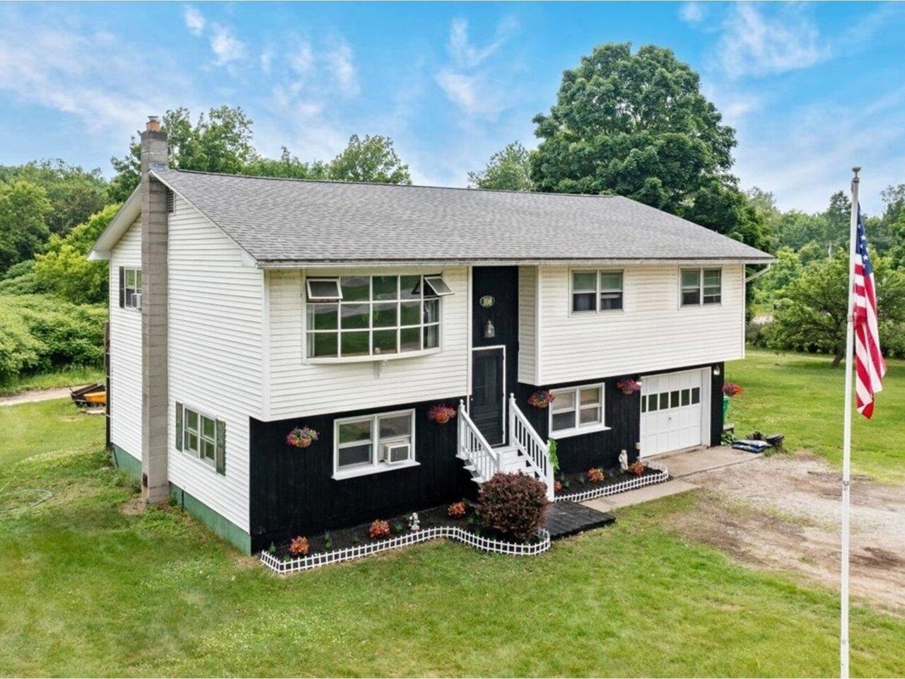 108 St. Albans Road Swanton, VT 05488 | MLS 5046192 | Pall Spera ...